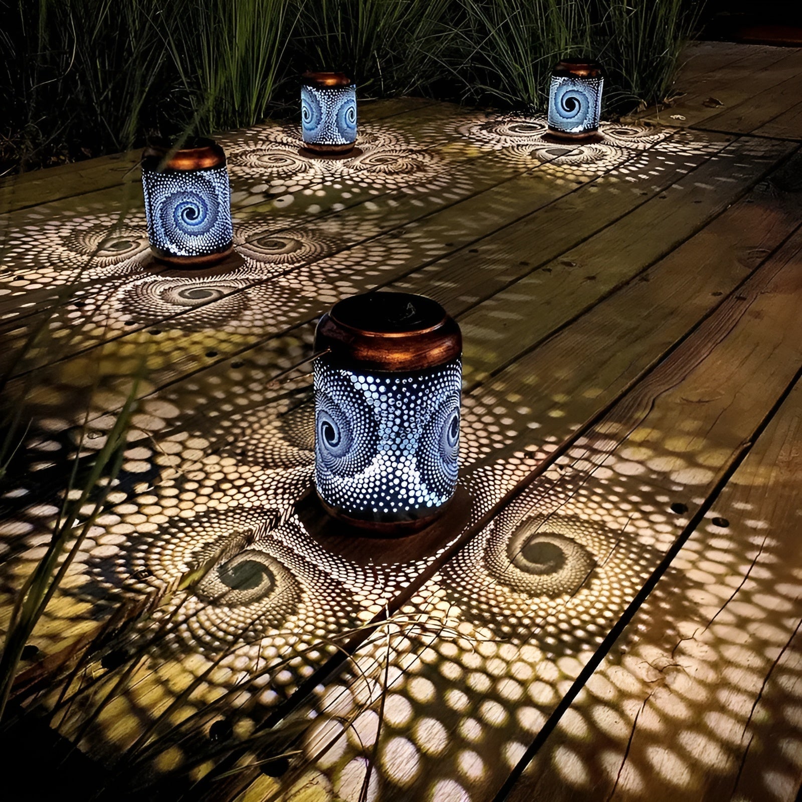 BowLift | LioraSpira projection lamp Solar garden lamp with spiral ...